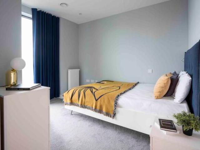 3 bedroom apartment for rent in Thomas Layton Way, London, TW8