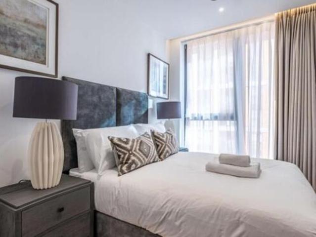 3 bedroom apartment for rent in Thornes House, Charles Clowes Walk, Nine Elms, London, SW11