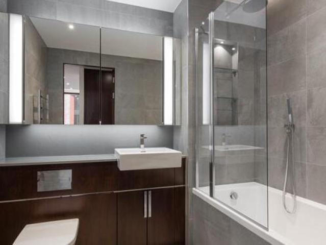 3 bedroom apartment for rent in Thornes House SW11