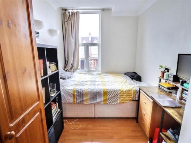 3 bedroom apartment for rent in Tooting Bec Road, Tooting, London, SW17