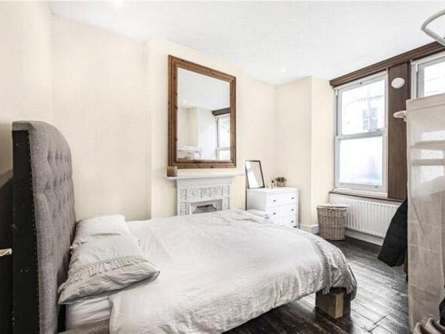 3 bedroom apartment for rent in Tremadoc Road, London, SW4