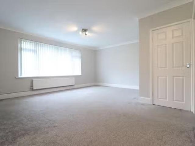 3 bedroom apartment for rent in Treoda Court, Tyn y Parc Road.