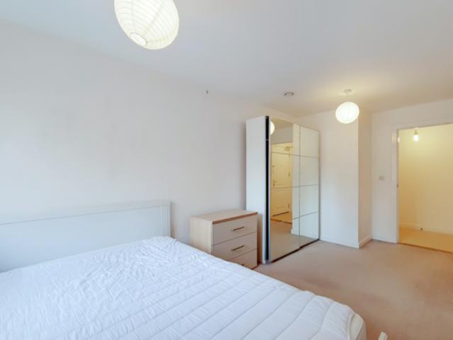 3 bedroom apartment for rent in Tredegar Road, London, E3