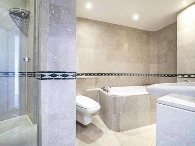 3 bedroom apartment for rent in Triangle Court, Three Oak Lane, Shad Thames, SE1