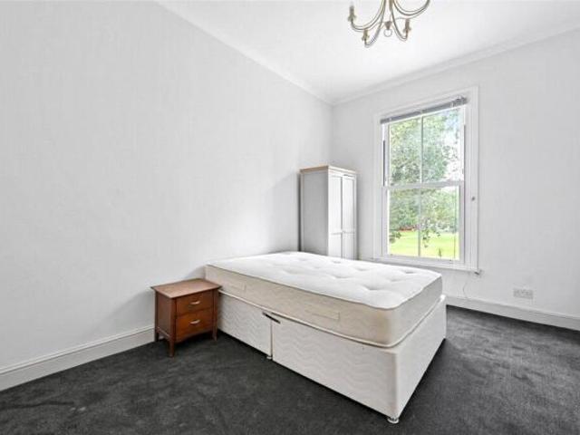 3 bedroom apartment for rent in Uxbridge Road, Shepherds Bush, London, W12