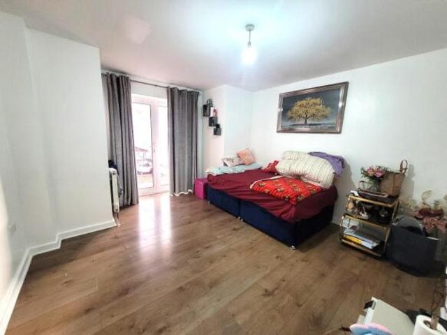 3 bedroom house for rent in Uxbridge Road Slough, SL1
