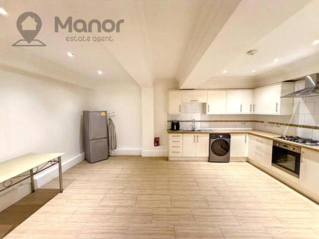 3 bedroom apartment for rent in Upton Heights, Forest Gate, E7 9NP, E7