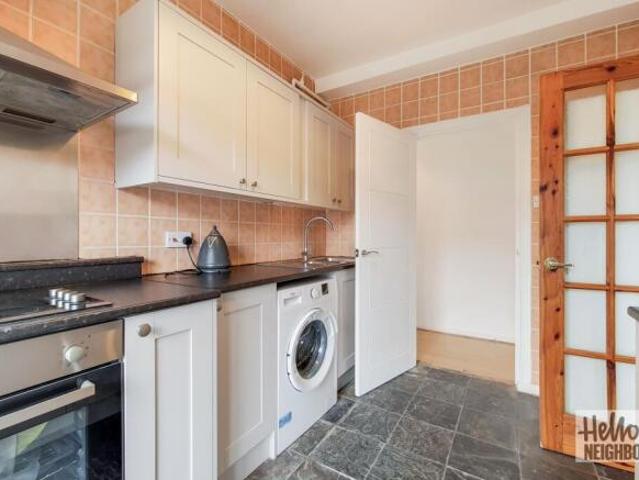3 bedroom apartment for rent in 5 Vermont Road, London, SW18
