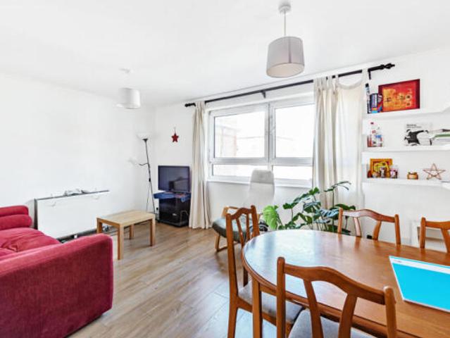 3 bedroom apartment for rent in Viceroy Close, East Finchley, London, N2