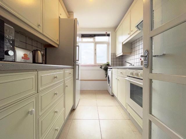 3 bedroom apartment for rent in Wandsworth Road, London, SW8