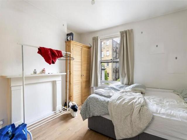 3 bedroom apartment for rent in Warriner Gardens, Battersea, SW11