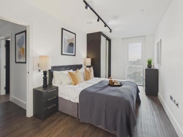 3 bedroom apartment for rent in Waterway, North Kensington London NW10
