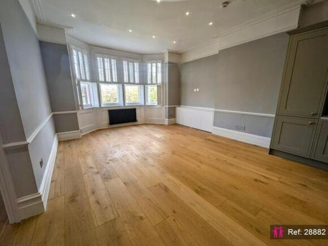 3 bedroom apartment for rent in West Hill, London, SW15