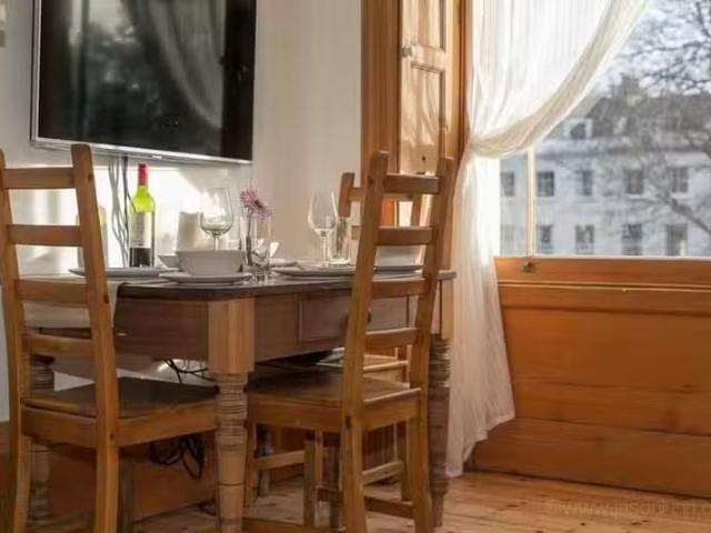 3 bedroom apartment for rent in West Mall, BS8