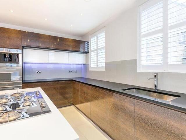 3 bedroom apartment for rent in Westbourne Gardens London W2