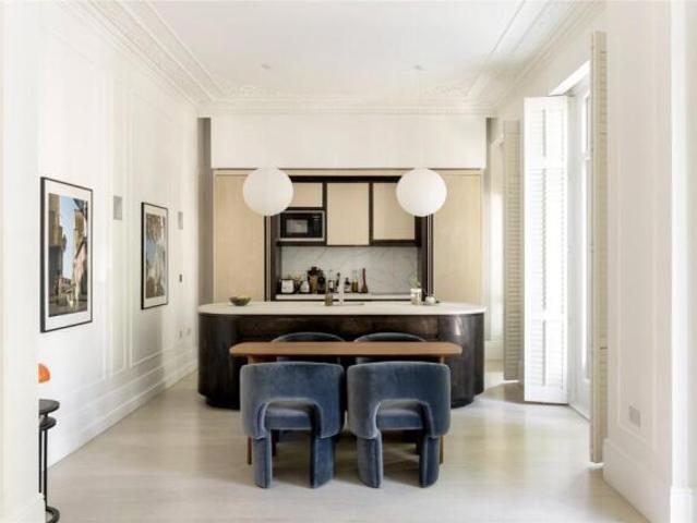 3 bedroom apartment for rent in Westbourne Gardens, London, W2