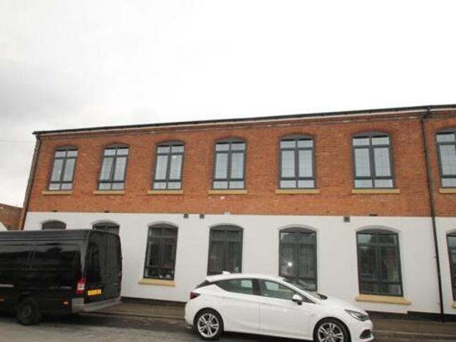 3 Bedroom Apartment For Rent In Westbridge House, Holland Street