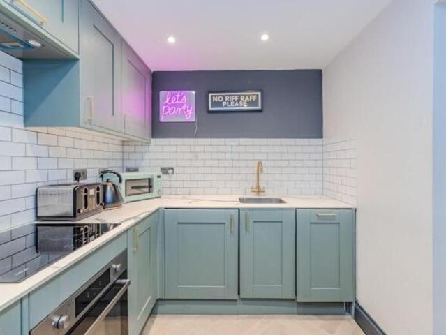 3 bedroom apartment for rent in Flat 3, 78A Western Road, Brighton, BN1