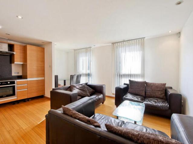 3 bedroom apartment for rent in Westferry Road, Isle of dogs, Canary Wharf, London, E14