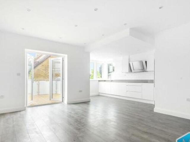 3 Bedroom Apartment For Rent In Whetstone, London