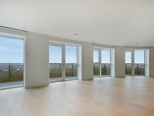 3 Bedroom Apartment For Rent In White City Living, London