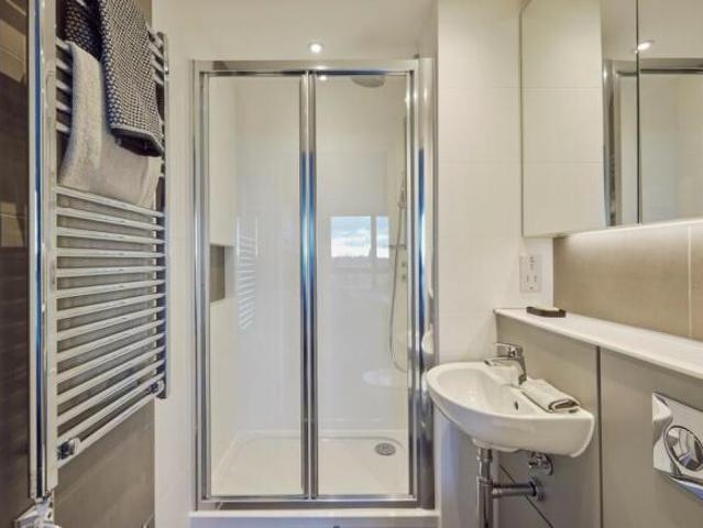 3 bedroom apartment for rent in Whitehall, Leeds, West Yorkshire, LS12