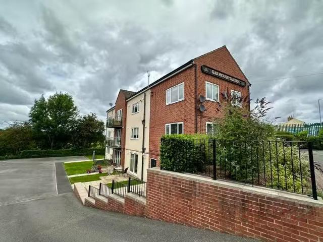 3 bedroom apartment for rent in Whitehall Road, Drighlington.