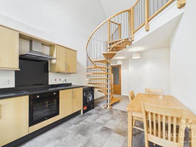 3 bedroom apartment for rent in Whitehall Road, Drighlington, Bradford, West Yorkshire, BD11
