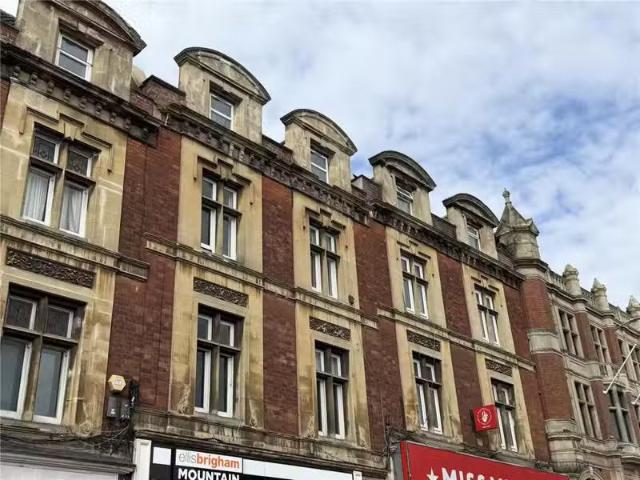 3 bedroom apartment for rent in Whiteladies Road 2nd, 2nd Fl.