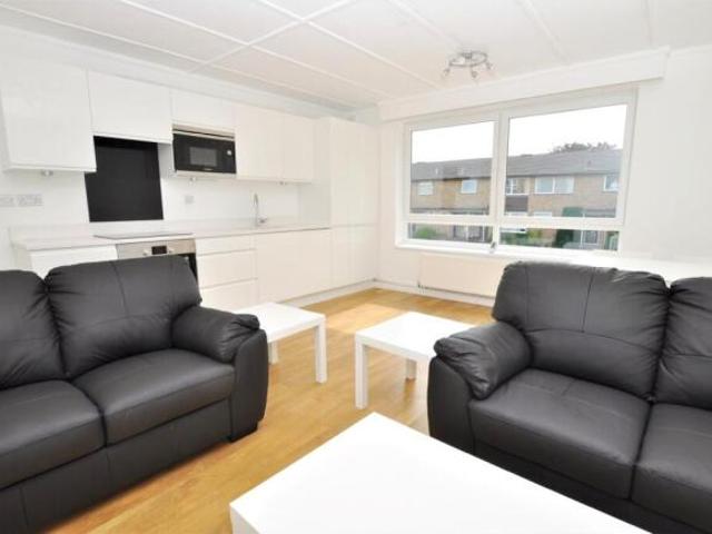 3 bedroom apartment for rent in Wilderness Road, Guildford, Surrey, GU2