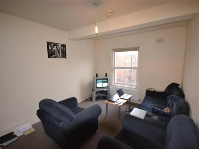 3 bedroom apartment for rent in Willesden Lane London, NW6