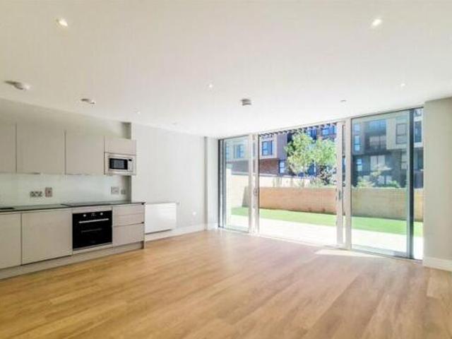3 Bedroom Apartment For Rent In Wimbledon Grounds, London