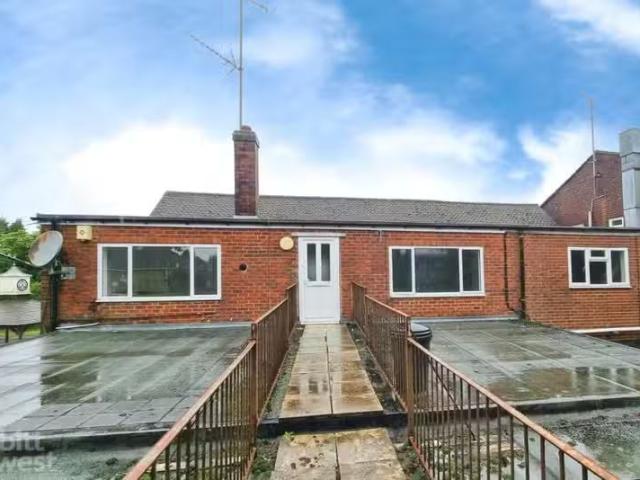 3 bedroom apartment for rent in Winchester Road Four Marks GU34
