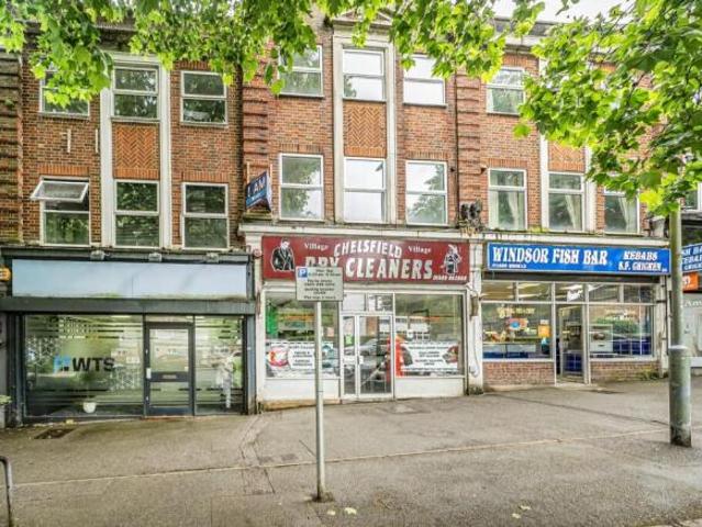 3 bedroom apartment for rent in Windsor Drive, Orpington, BR6