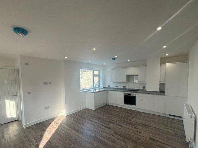 3 Bedroom Apartment For Rent In Winterbourne