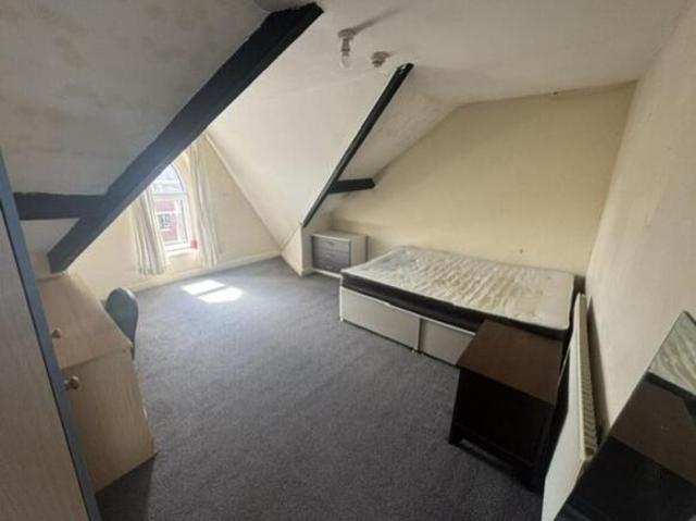 3 bedroom apartment for rent in Woodville Road, Cardiff, CF24