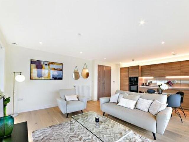 3 Bedroom Apartment For Rent In Woolwich, London
