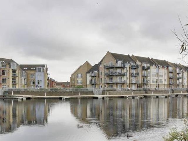 3 bedroom apartment for rent in Wren Walk Eynesbury PE19