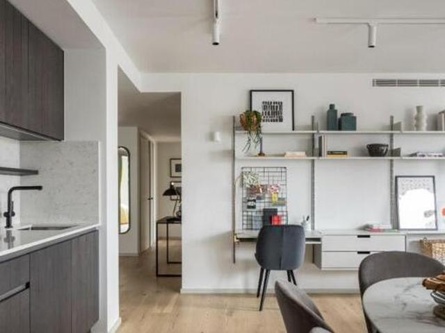 3 Bedroom Apartment For Rent In York Way, London