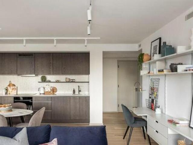 3 Bedroom Apartment For Rent In York Way, London