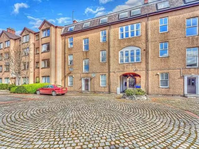 3 bedroom apartment for rent in 174 Bell Street, ' The Stables.