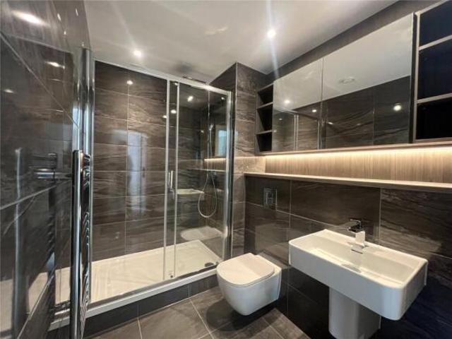 3 bedroom apartment for rent in 11 Silvercroft Street, Manchester, Parking 87, M15