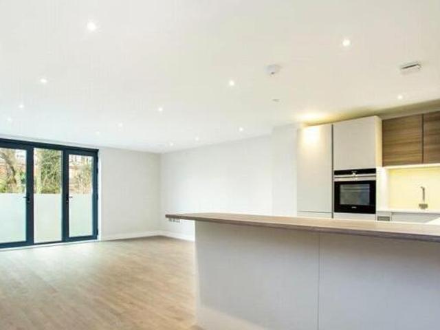 3 Bedroom Apartment For Rent In 264 Finchley Road, London