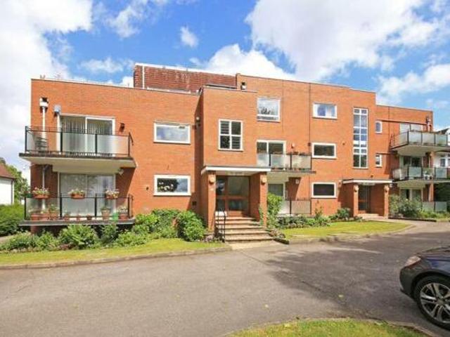 3 Bedroom Apartment For Rent In 26 Dollis Avenue, Finchley