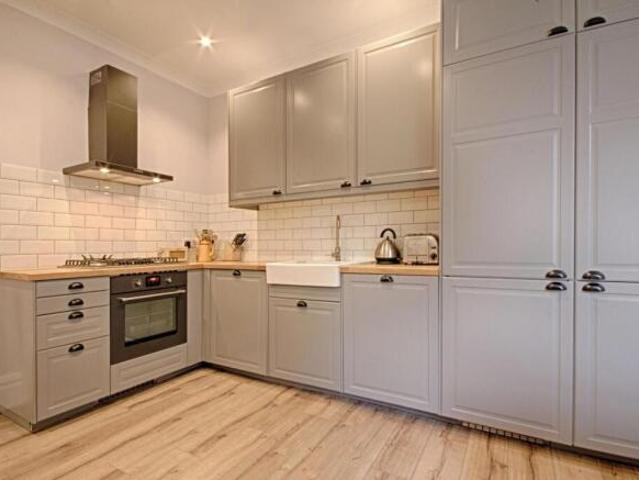 3 bedroom apartment for rent in 21 23 Elsynge Road, Wandsworth, SW18