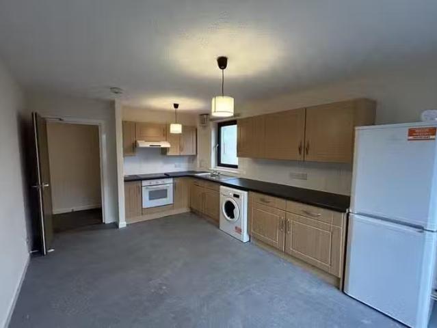 3 bedroom apartment for rent in 22 Halmyre Street, Edinburgh.