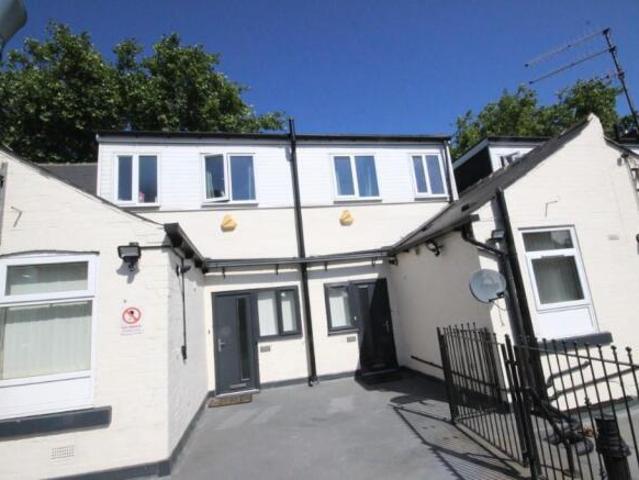 3 bedroom apartment for rent in 373A ECCLLESALL ROAD STUDENT ONLY From 01/07/26, S11