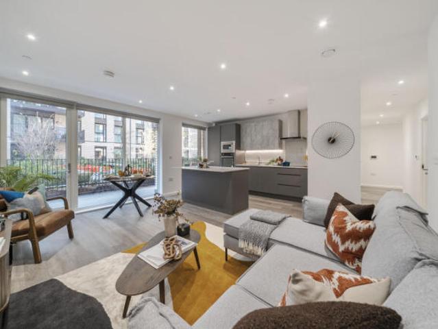 3 bedroom apartment for rent in 3 Bed, Fourth Floor, Ruskin at Riley House, Clapham Park, SW4