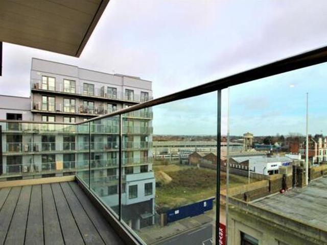 3 Bedroom Apartment For Rent In 450 High Road