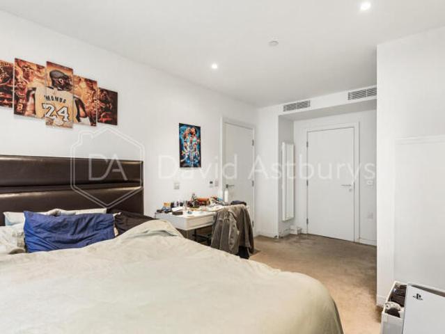 3 bedroom apartment for rent in Jubilee Walk, Clerkenwell, London, WC1X